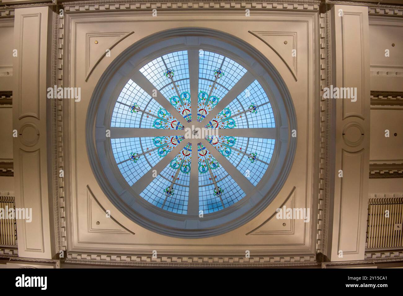 The stained glass dome in the Auckland Chief Post Office in Queen ...