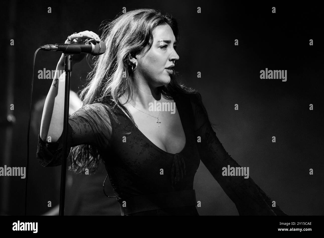 MYSTERINES, CONCERT, 2024: Lia Metcalfe the singer of the Liverpool ...