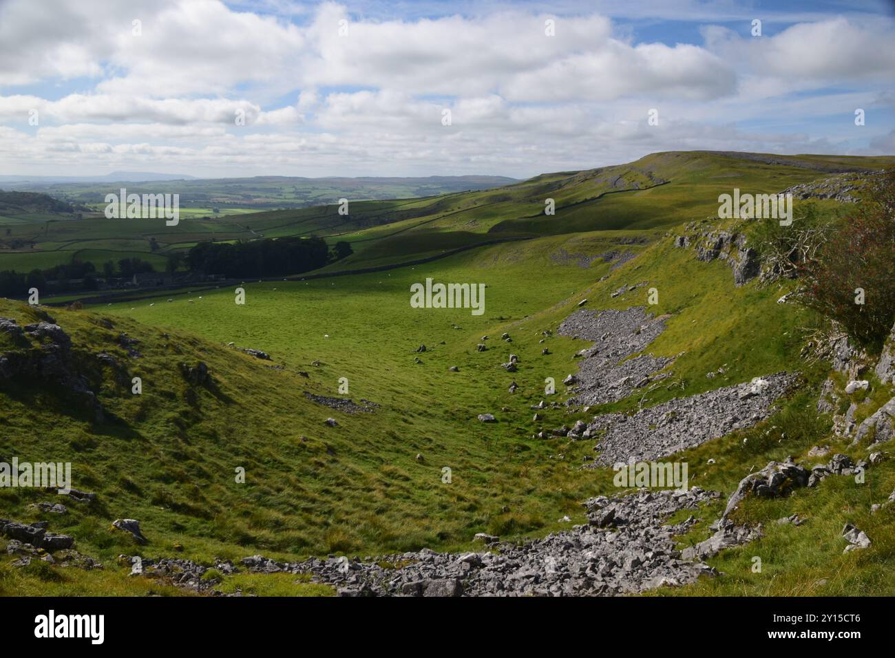 Great scar limestone hi-res stock photography and images - Alamy