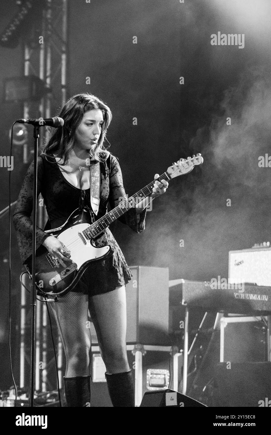 MYSTERINES, CONCERT, 2024: Lia Metcalfe the singer of the Liverpool ...