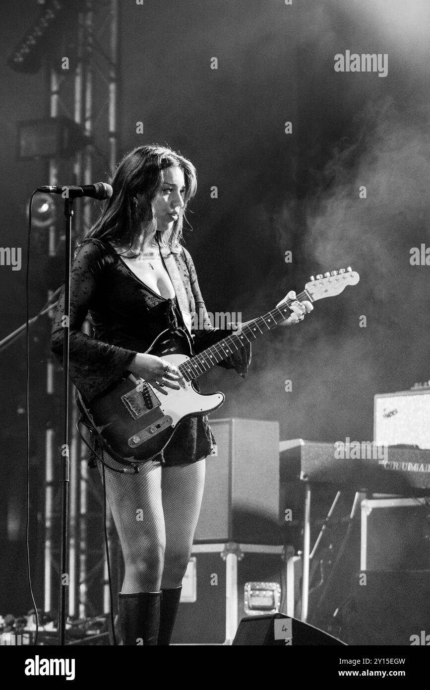 MYSTERINES, CONCERT, 2024: Lia Metcalfe the singer of the Liverpool ...