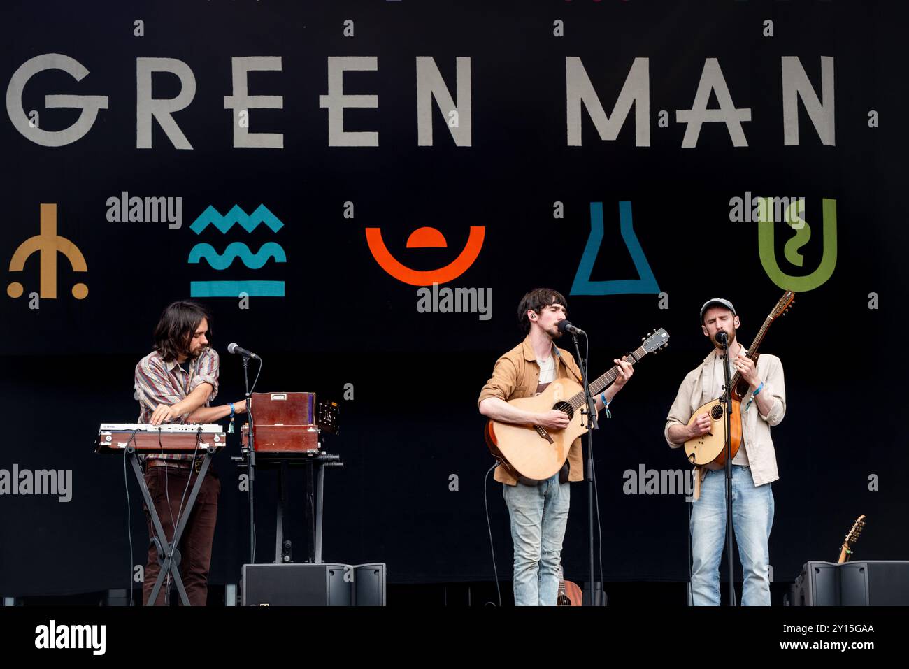 YE VAGABONDS, CONCERT, 2024: Brían and Diarmuid Mac Gloinn on the right ...