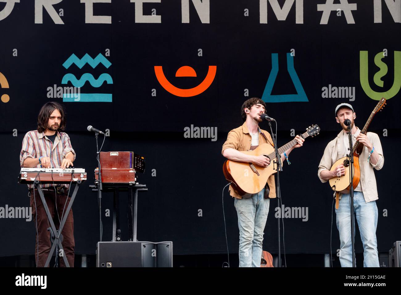 YE VAGABONDS, CONCERT, 2024: Brían and Diarmuid Mac Gloinn on the right ...