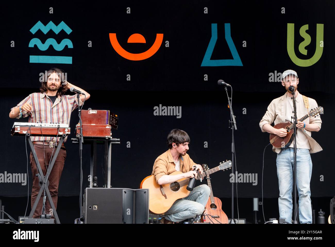 YE VAGABONDS, CONCERT, 2024: Brían and Diarmuid Mac Gloinn on the right ...