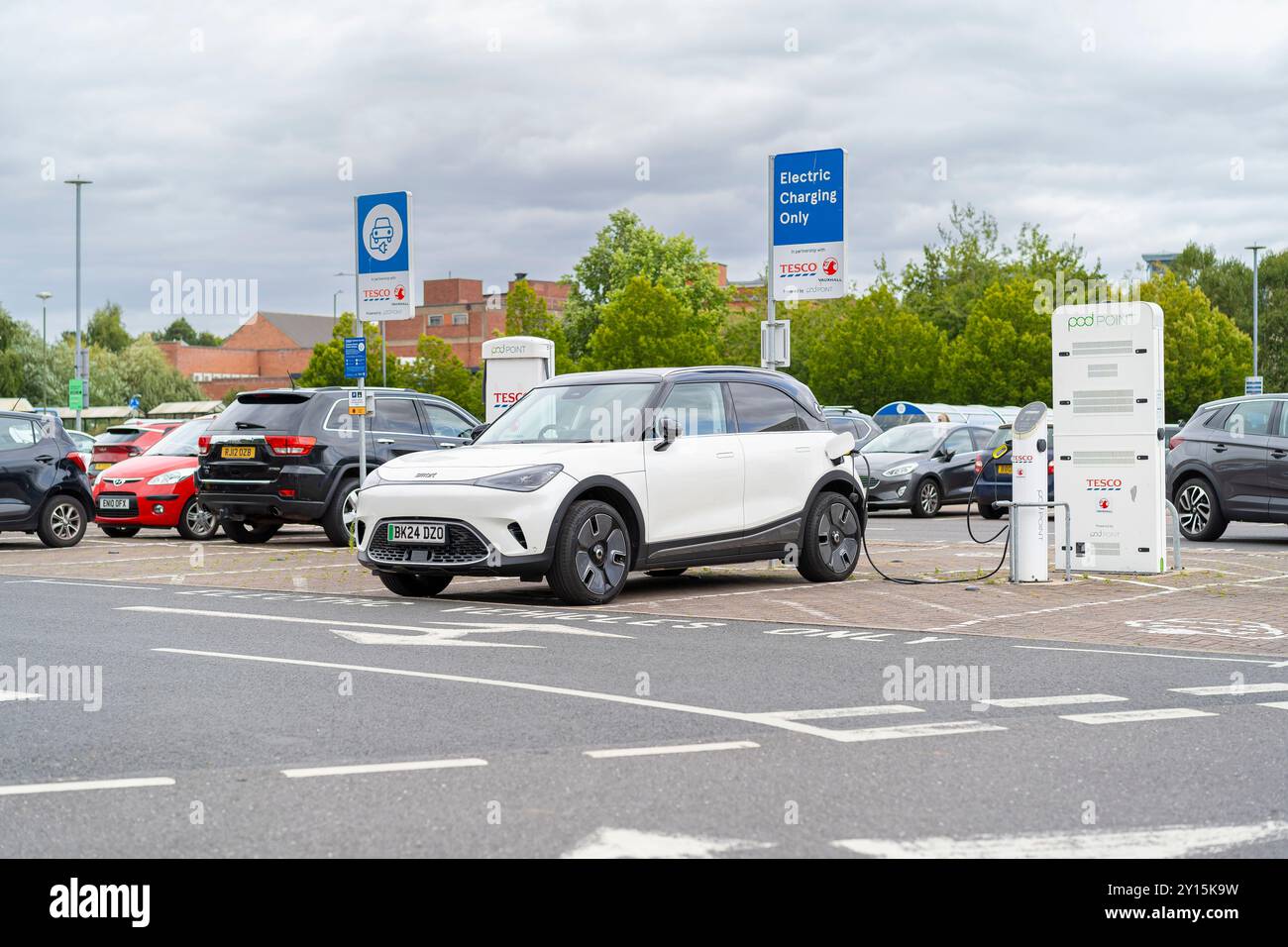 Electric vehicles charging point uk hi-res stock photography and images ...
