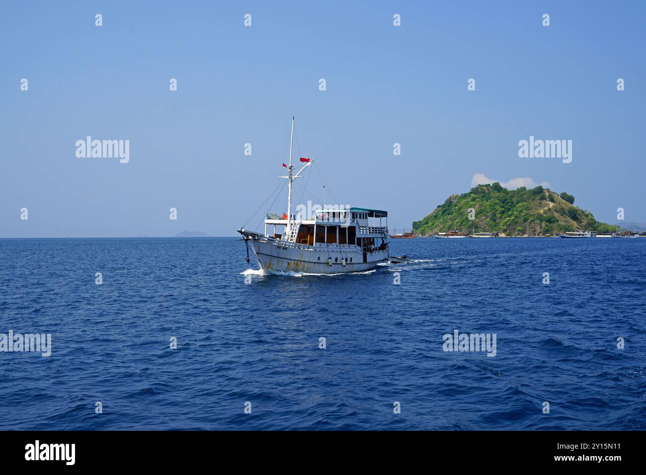 Phinisi Boat, Traditional Boat sailing at Labuan Bajo, East Nusa ...