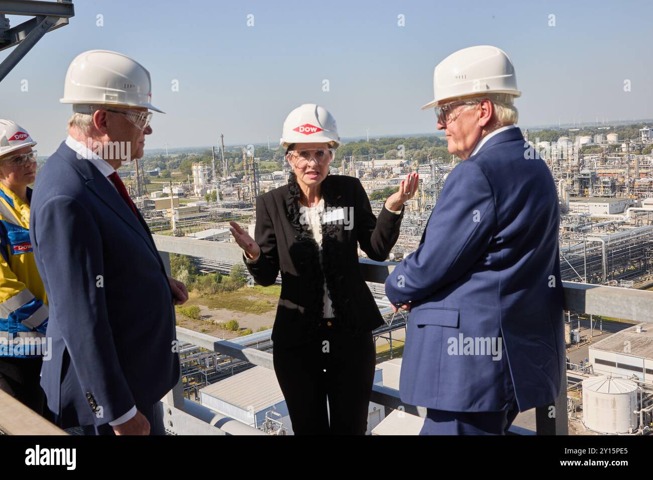 05 September 2024, Lower Saxony, Stade: Stephan Weil (l-r, SPD ...