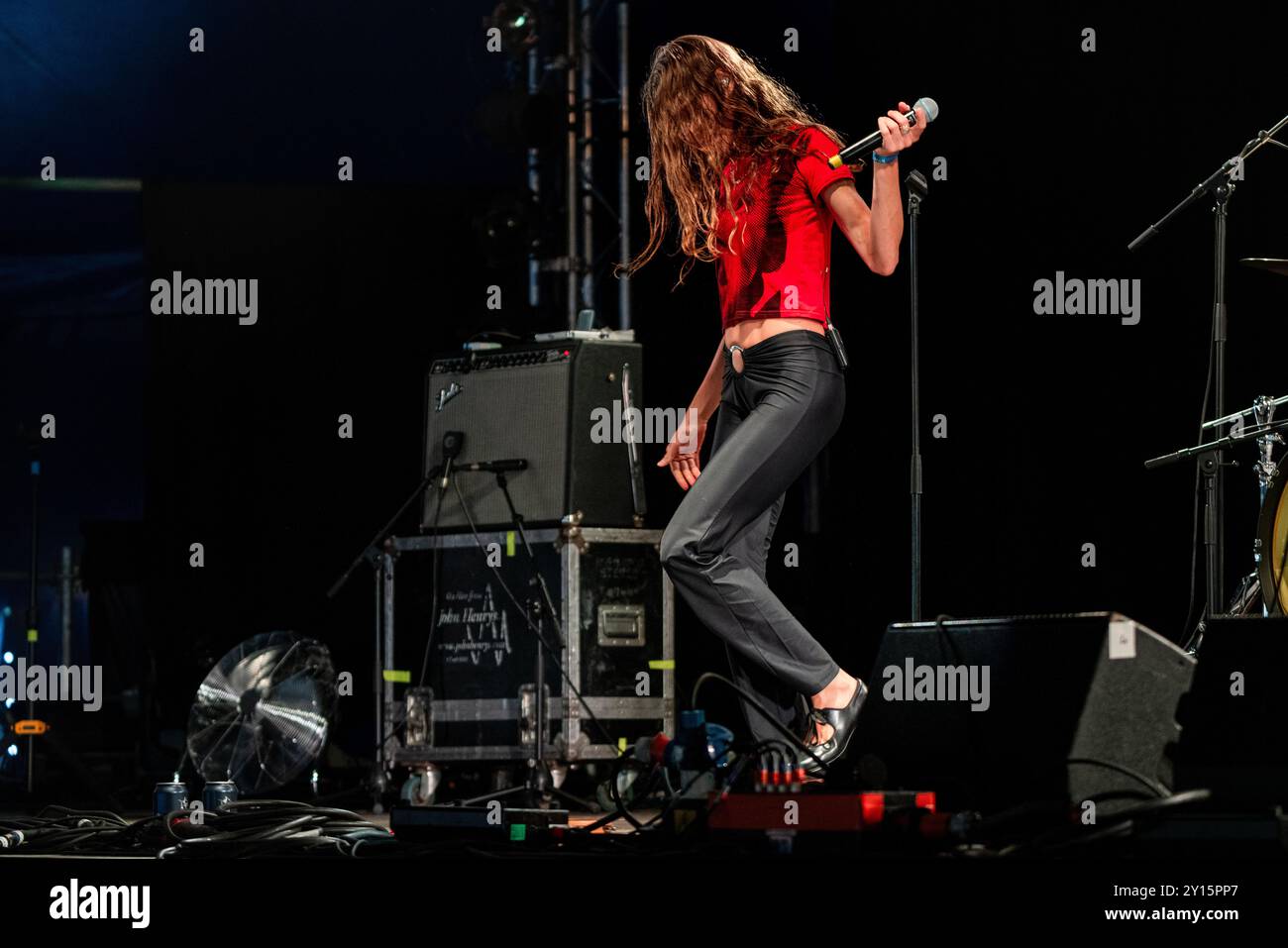BAR ITALIA, CONCERT, 2024: Singer Nina Cristante from the band Bar ...