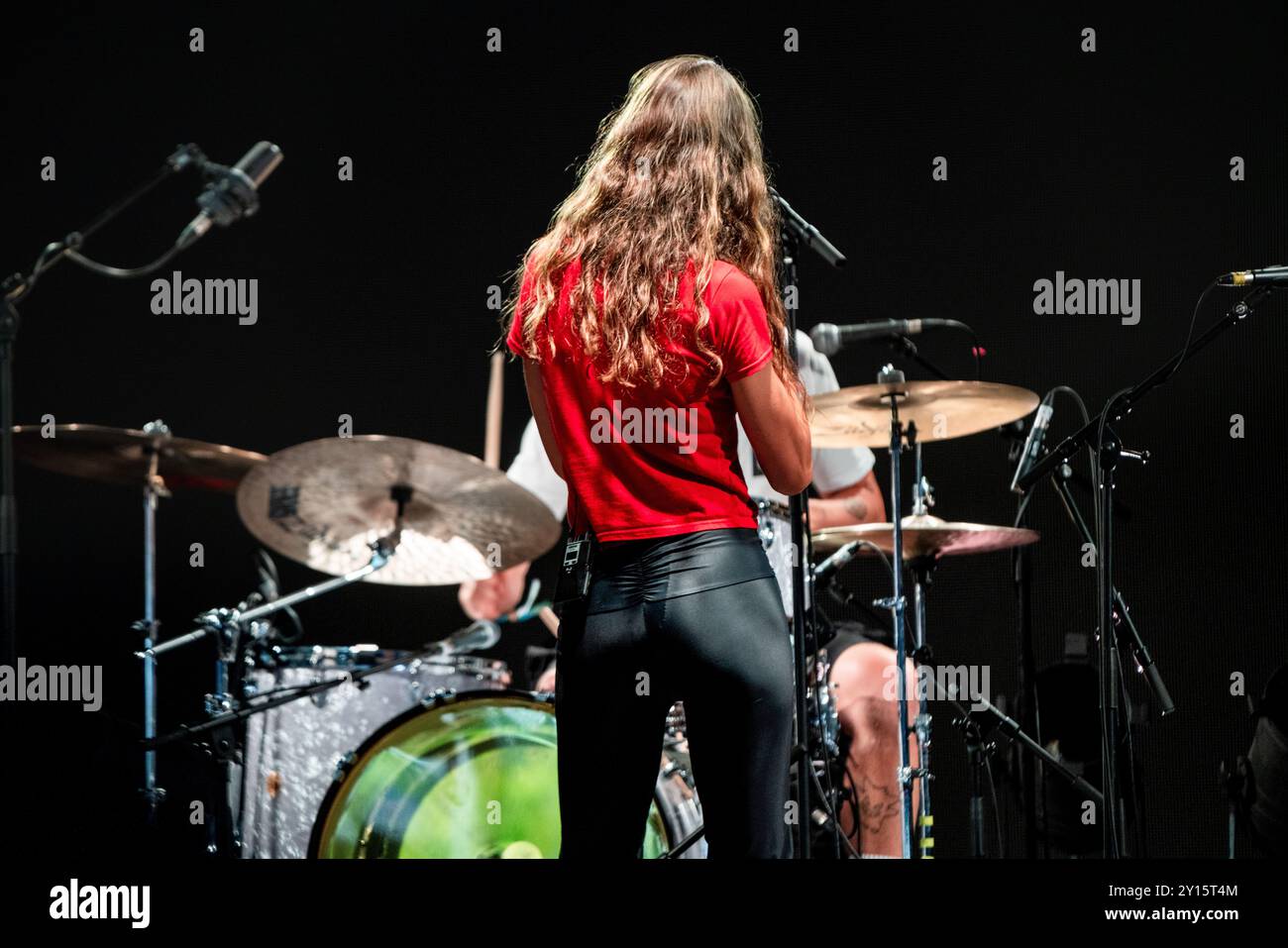BAR ITALIA, CONCERT, 2024: Singer Nina Cristante from the band Bar ...