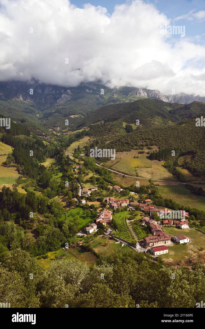 Monasterio de santo torribio hi-res stock photography and images - Alamy