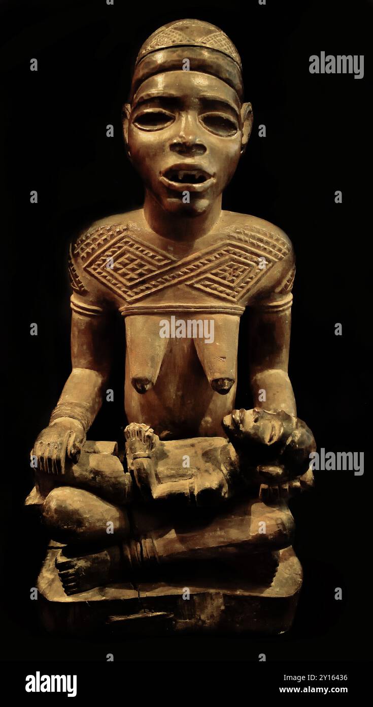 Phemba maternity statue, Mother and Child, Artist Master of Kasadi, 4th ...