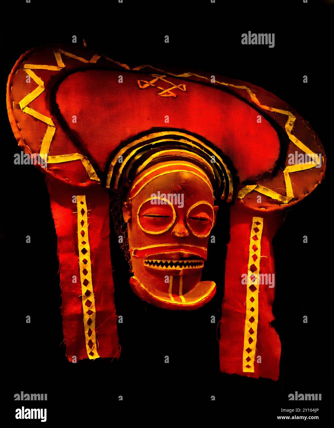 Cihongo tshi hongo mask hi-res stock photography and images - Alamy