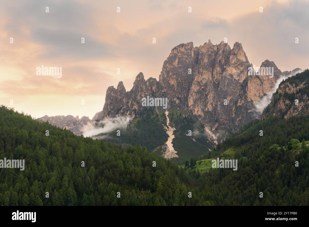 Mountain sunset view of Rosengarten group Catinaccio massif, Dolomites ...