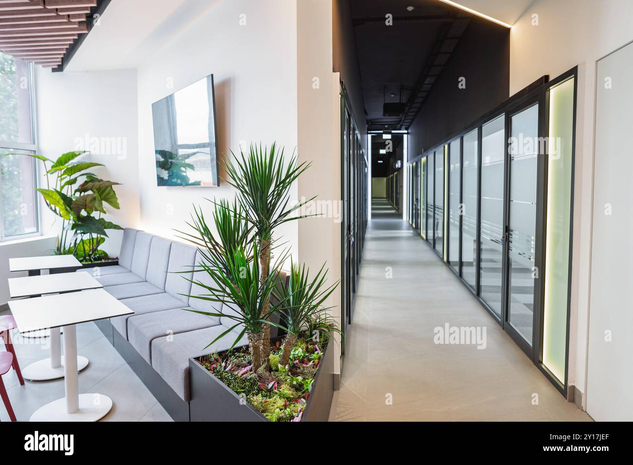 Cozy booth seating hi-res stock photography and images - Alamy