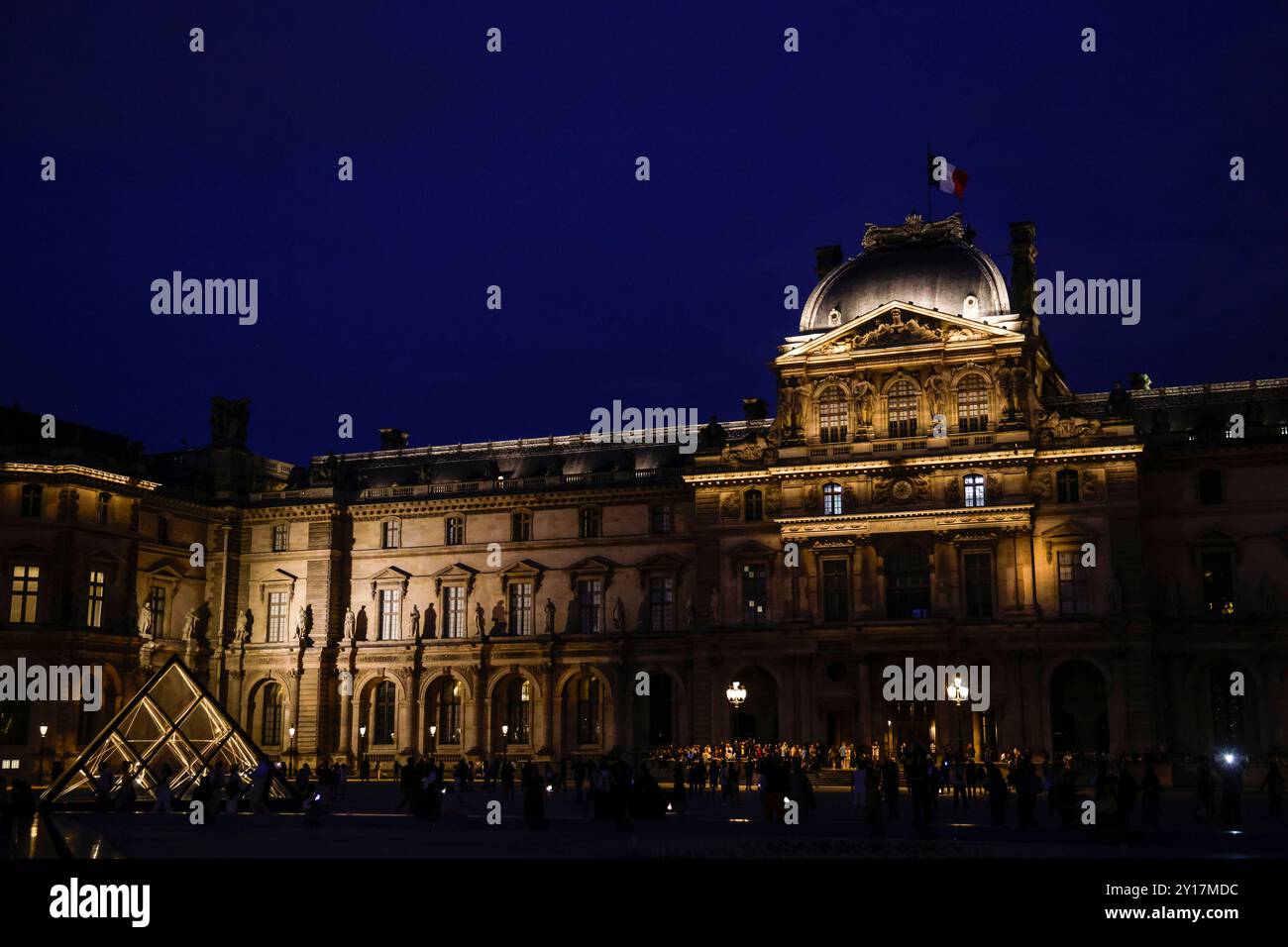 Pavillon sully louvre paris hi-res stock photography and images - Alamy