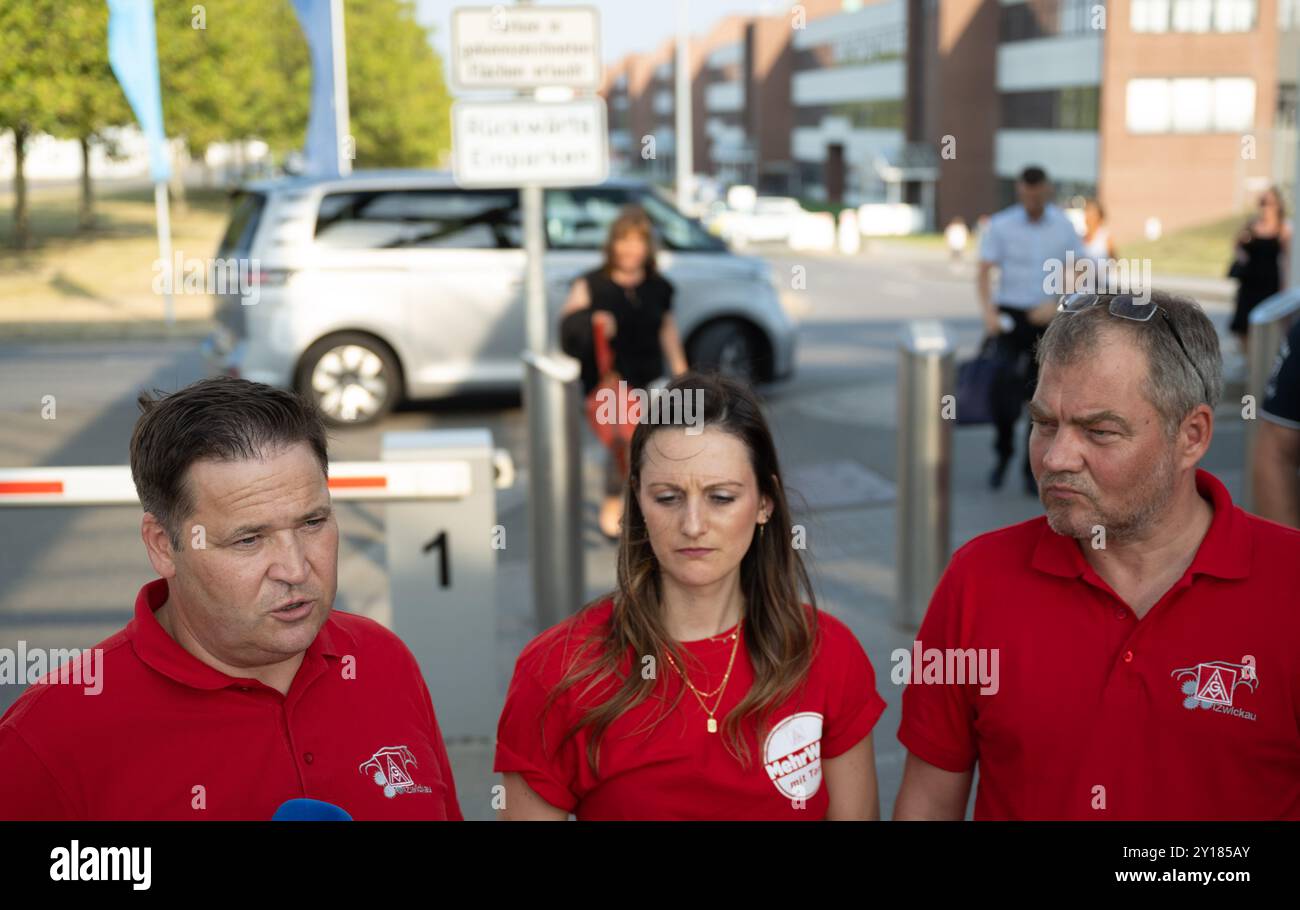 Zwickau, Germany. 05th Sep, 2024. Uwe Kunstmann (l-r), Chairman of the ...
