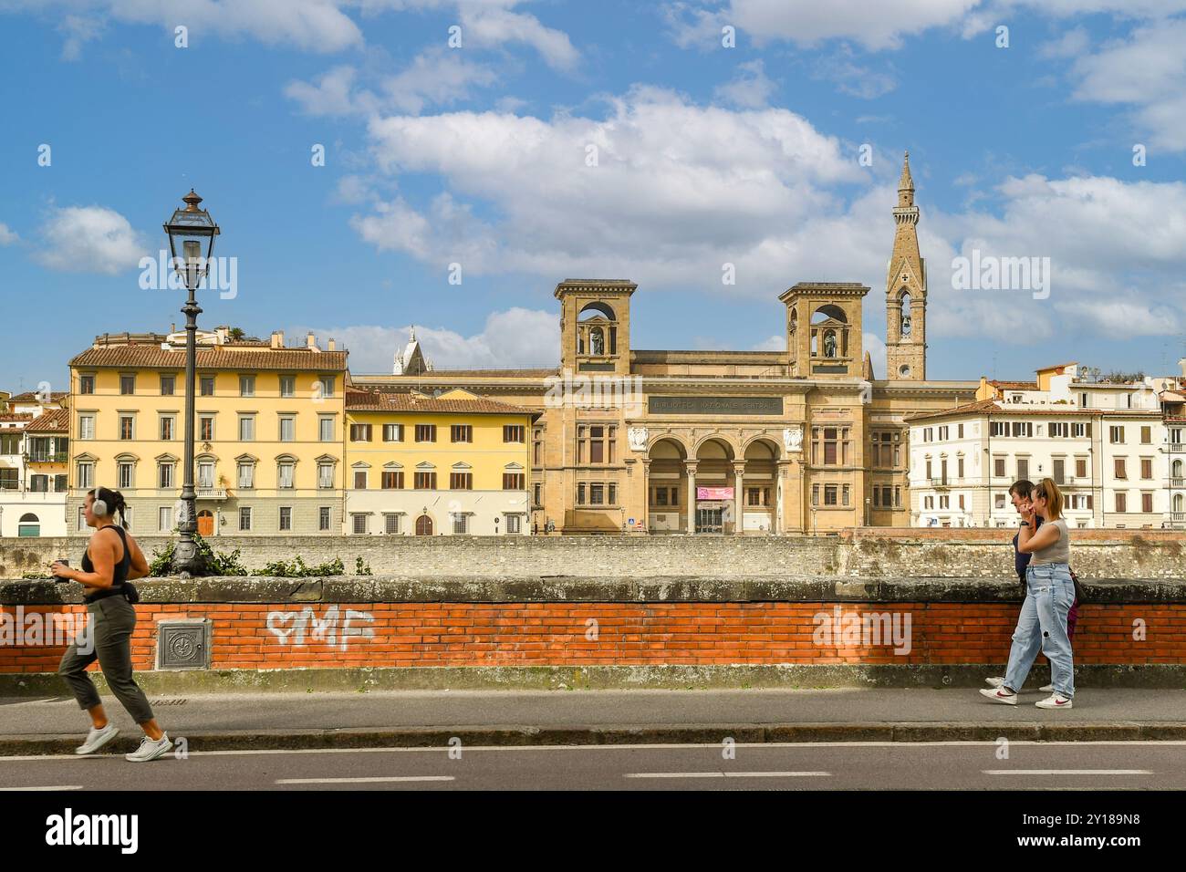 Lungarno Serristori Piazza Poggi Florence