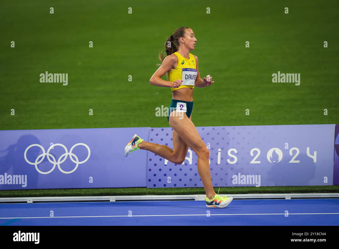 Rose Davies participating in the 5000 meters at the Paris 2024 Olympic ...