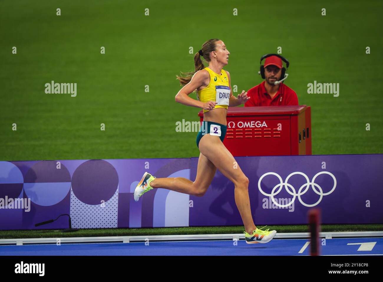 Rose Davies participating in the 5000 meters at the Paris 2024 Olympic ...