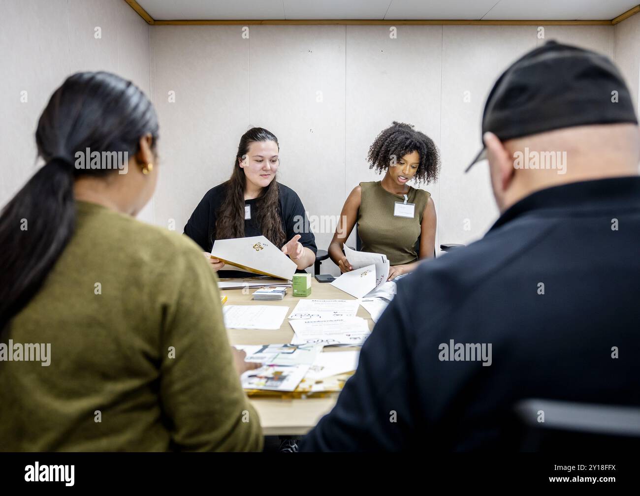 Renaissance collaboration hi-res stock photography and images - Alamy