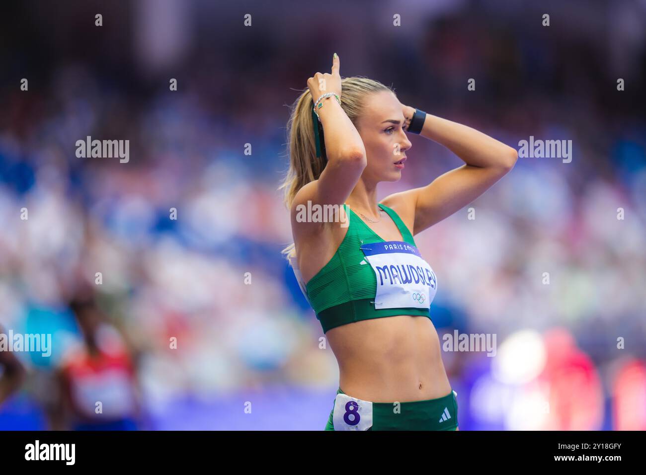 Sharlene Mawdsley participating in the 400 meters at the Paris 2024 ...