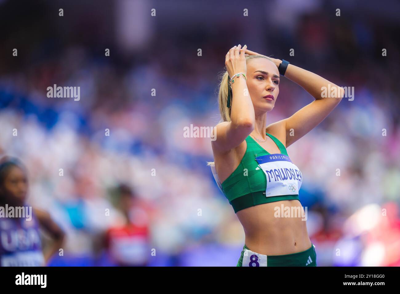 Sharlene Mawdsley participating in the 400 meters at the Paris 2024 ...