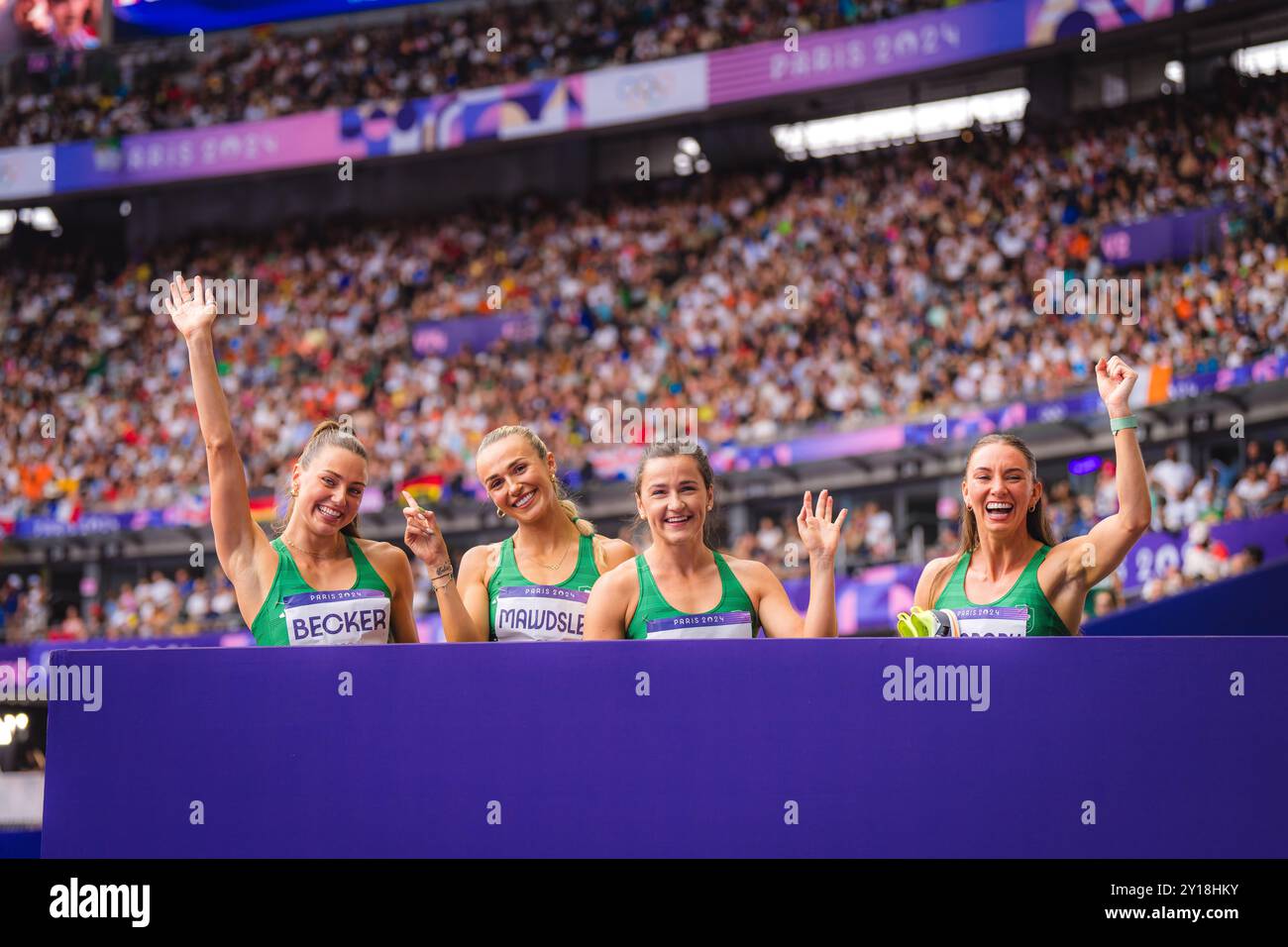 Sharlene Mawdsley participating in the 400 meters at the Paris 2024 ...