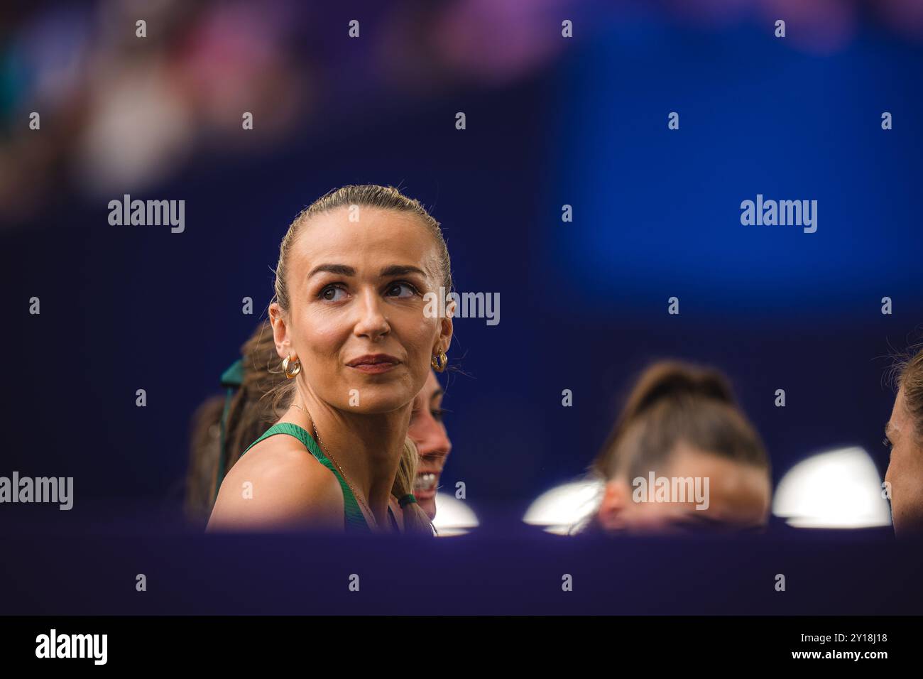 Sharlene Mawdsley participating in the 400 meters at the Paris 2024 ...