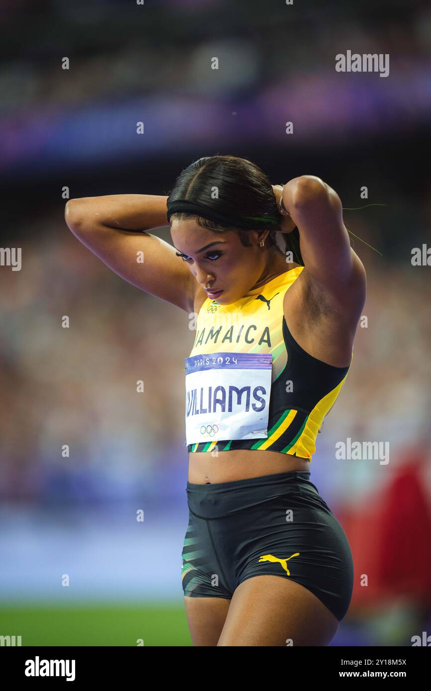 Stacey-Ann Williams participating in the 400 meters at the Paris 2024 ...