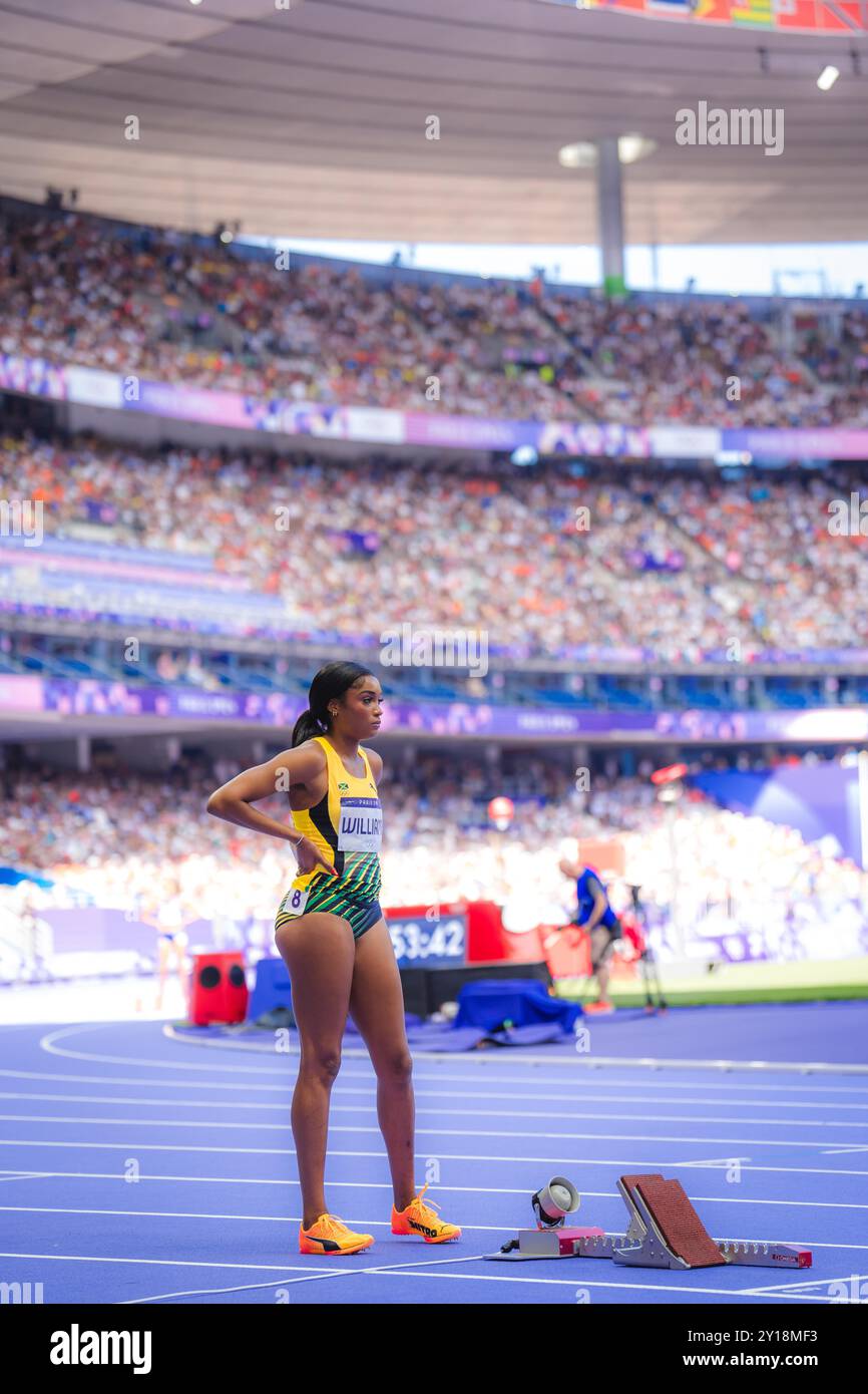 Stacey-Ann Williams participating in the 400 meters at the Paris 2024 ...