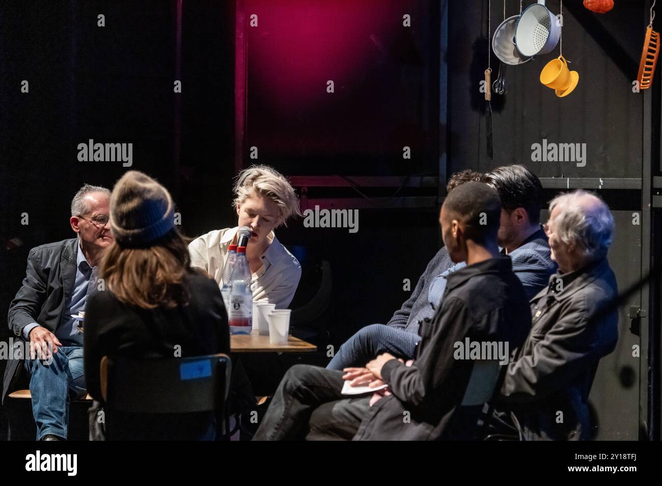 Ein Fest für Elke Erb 1938-2024 Bildmitte Mara Gensel Volksbühne am ...