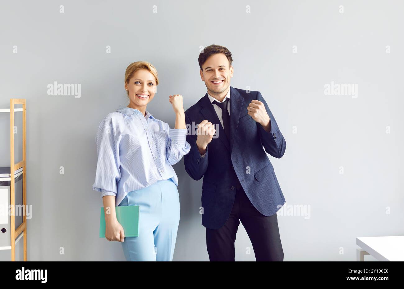 Portrait businesspeople celebrating colleagues hi-res stock photography ...