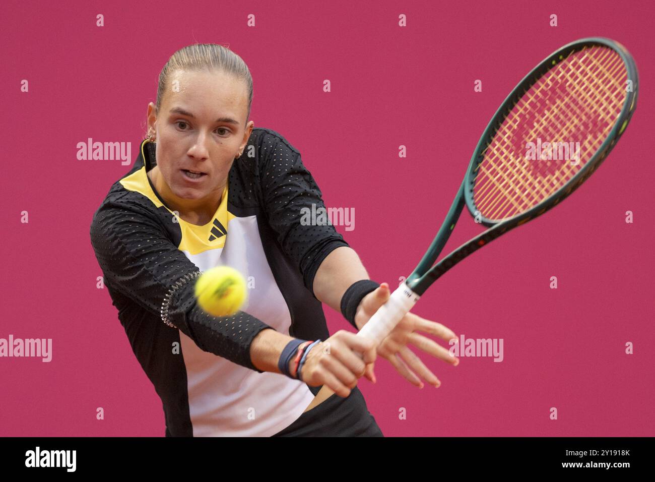 Montreux Switzerland, 09 05 2024: Anouk Koevermans (NED) vs Tara Wurth ...