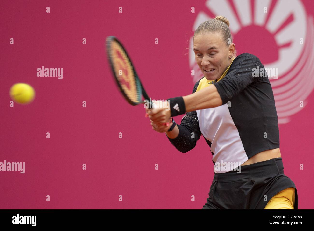 Montreux Switzerland, 09 05 2024: Anouk Koevermans (NED) vs Tara Wurth ...