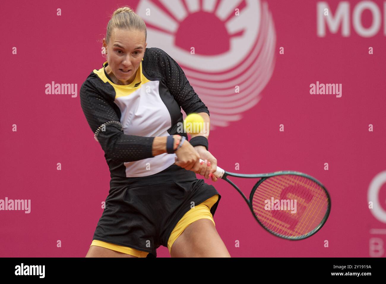 Montreux Switzerland, 09 05 2024: Anouk Koevermans (NED) vs Tara Wurth ...