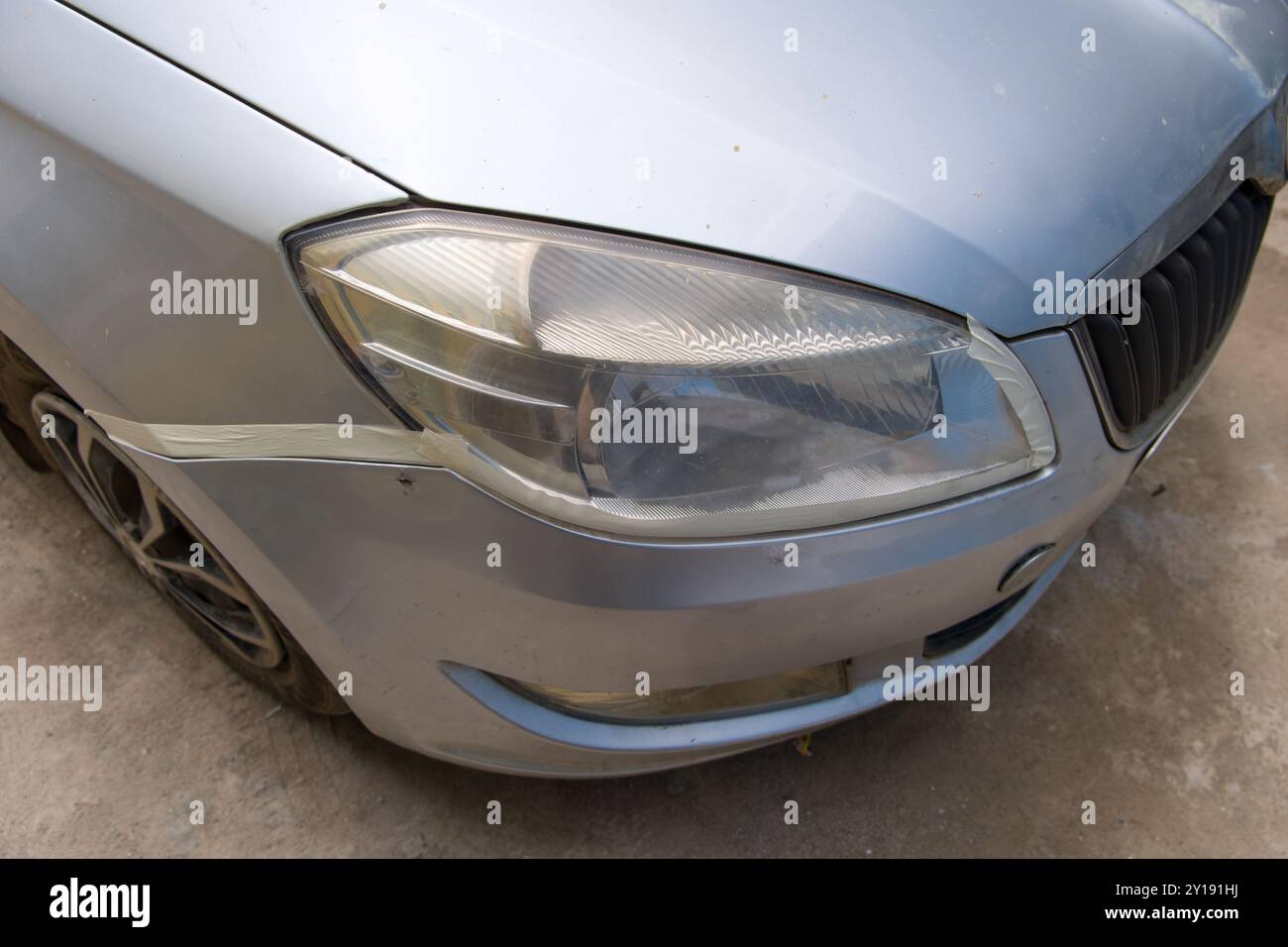 Car scuffed bumper hi-res stock photography and images - Alamy