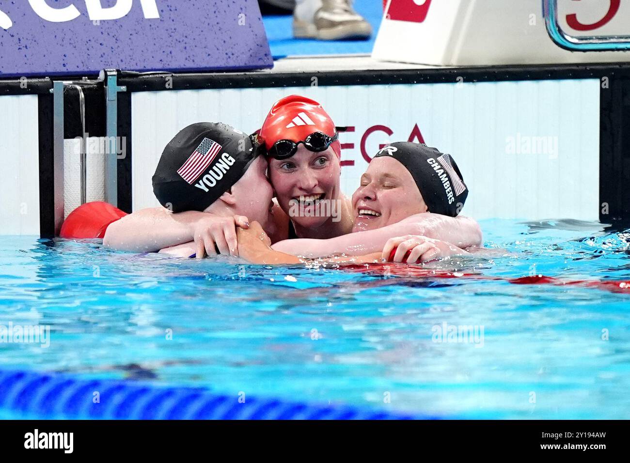 Great Britain's Rebecca Redfern (centre) celebrates after winning the ...