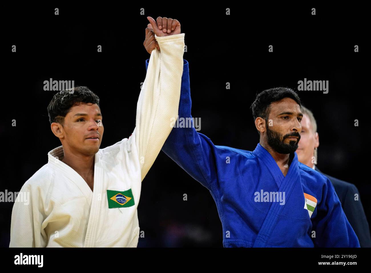 India's Kapil Parmar, right, celebrates with Brazil's Elielton de ...