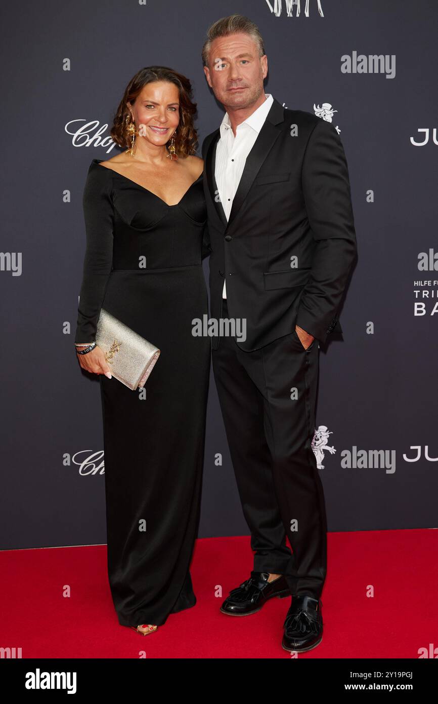 Berlin, Germany. 05th Sep, 2024. Pop singer Sasha Röntgen and his wife ...