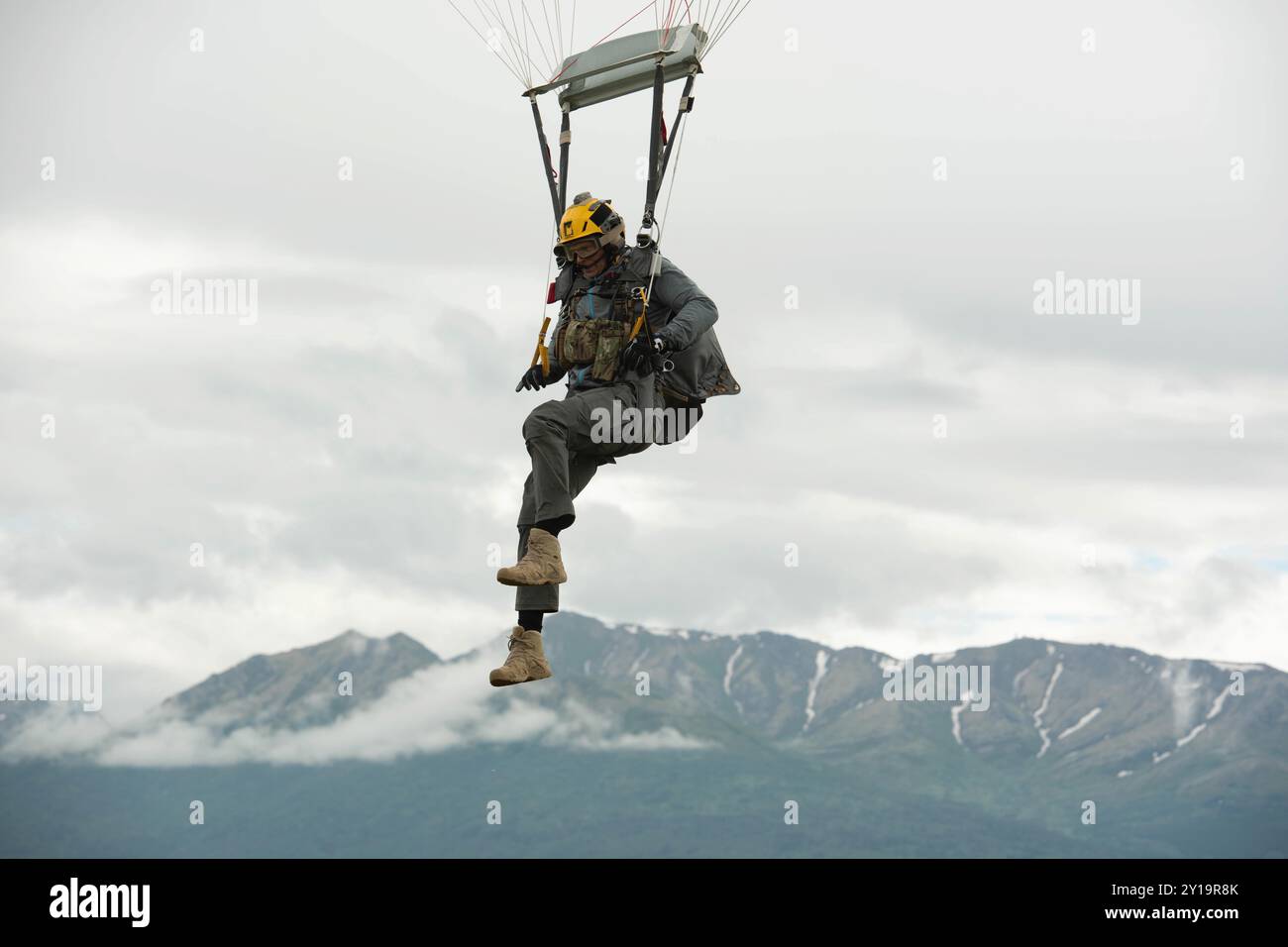 An Alaska Air National Guard pararescueman from the 212th Rescue ...
