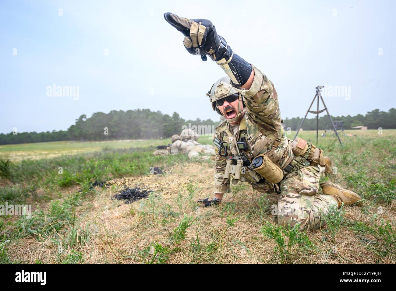 U s army soldiers conduct live fire battle drills hi-res stock ...