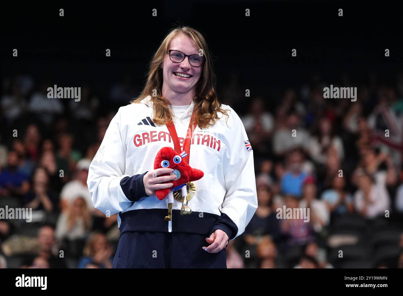 Great Britain's Rebecca Redfern with her Gold medal during the Women's ...