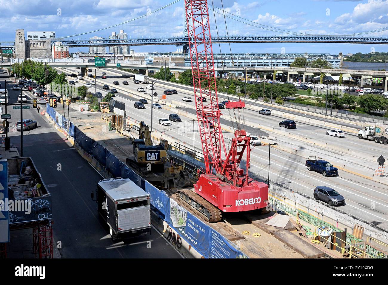 Traffic moves on I-95 between Front Street (left) and Penn's Landing ...