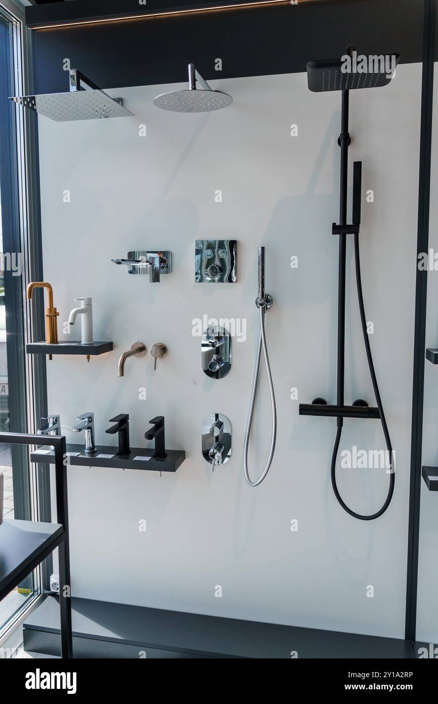 Sleek faucets hi-res stock photography and images - Alamy