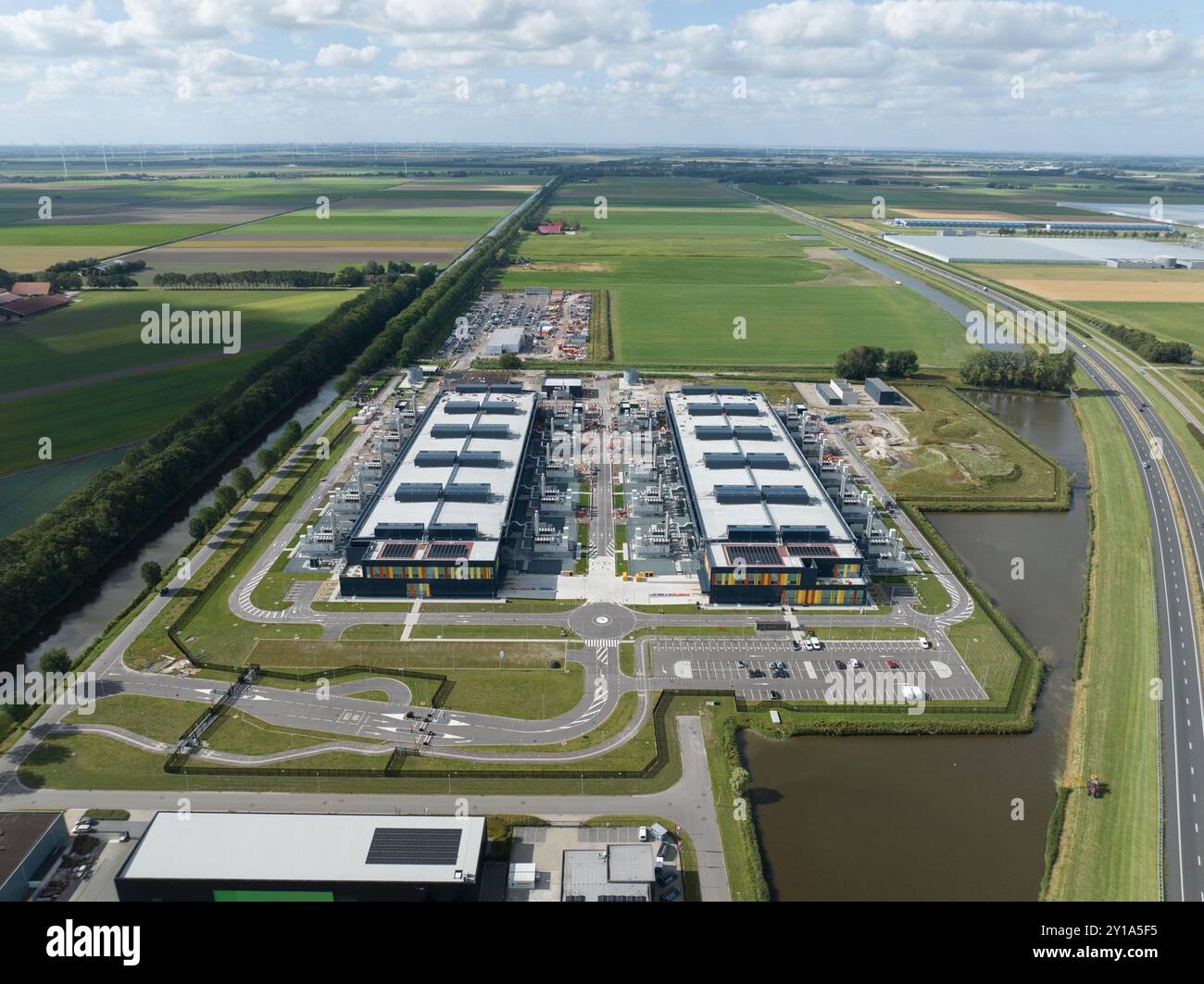 Data center cooling system hi-res stock photography and images - Alamy