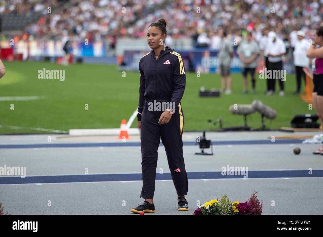 Women shot put germany hi-res stock photography and images - Alamy