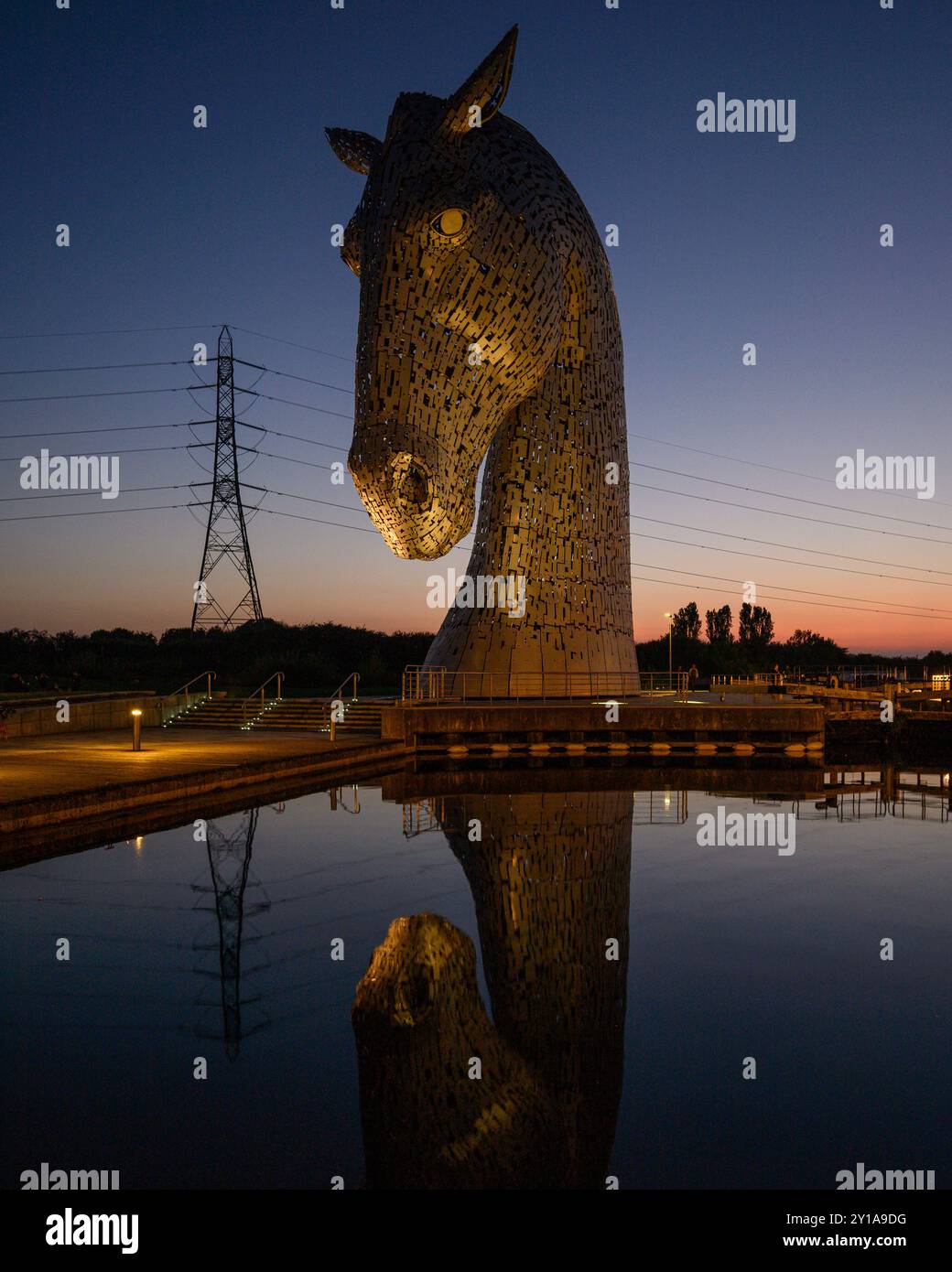 Night view of the kelpies hi-res stock photography and images - Alamy