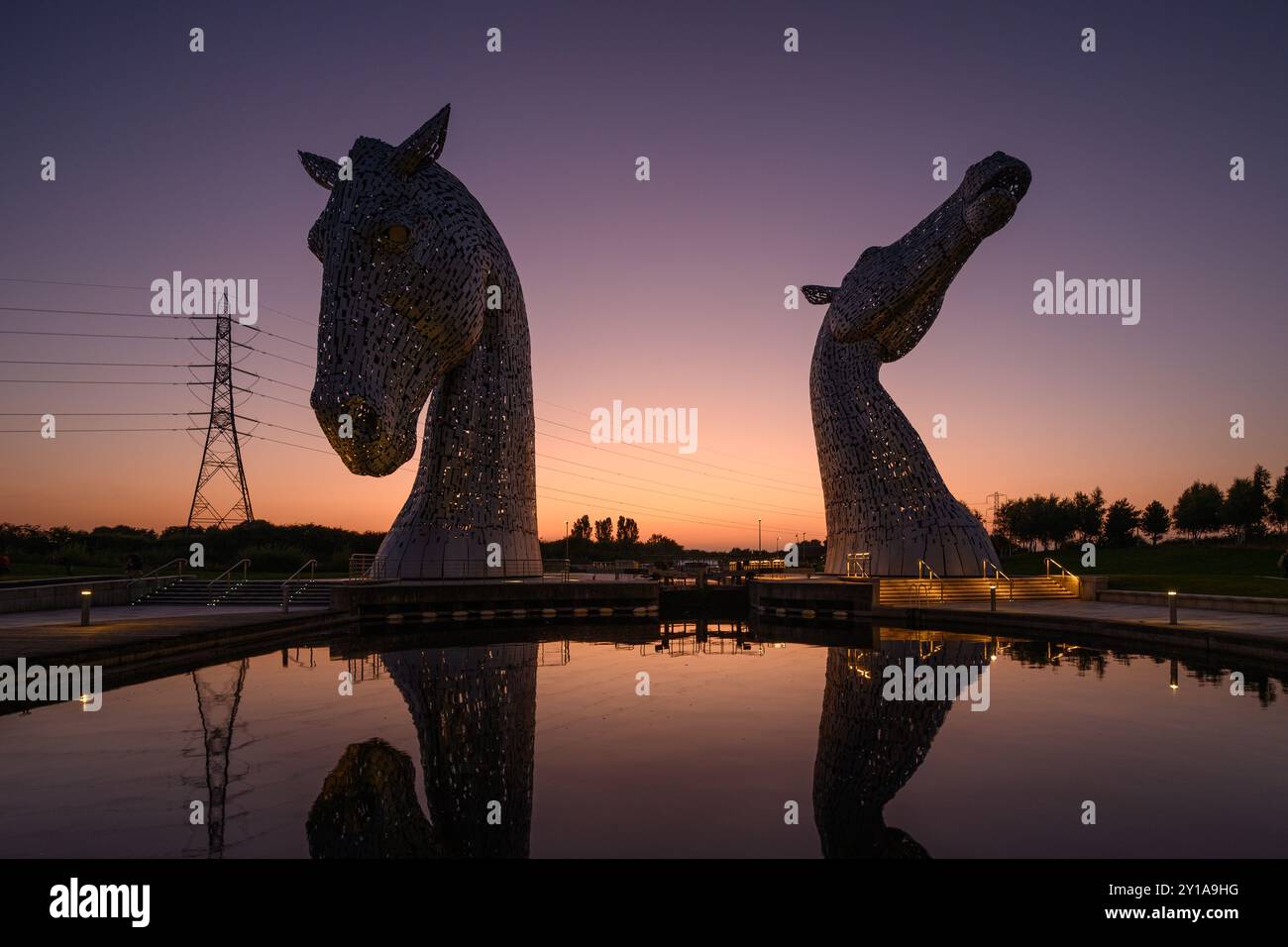 Night view of the kelpies hi-res stock photography and images - Alamy