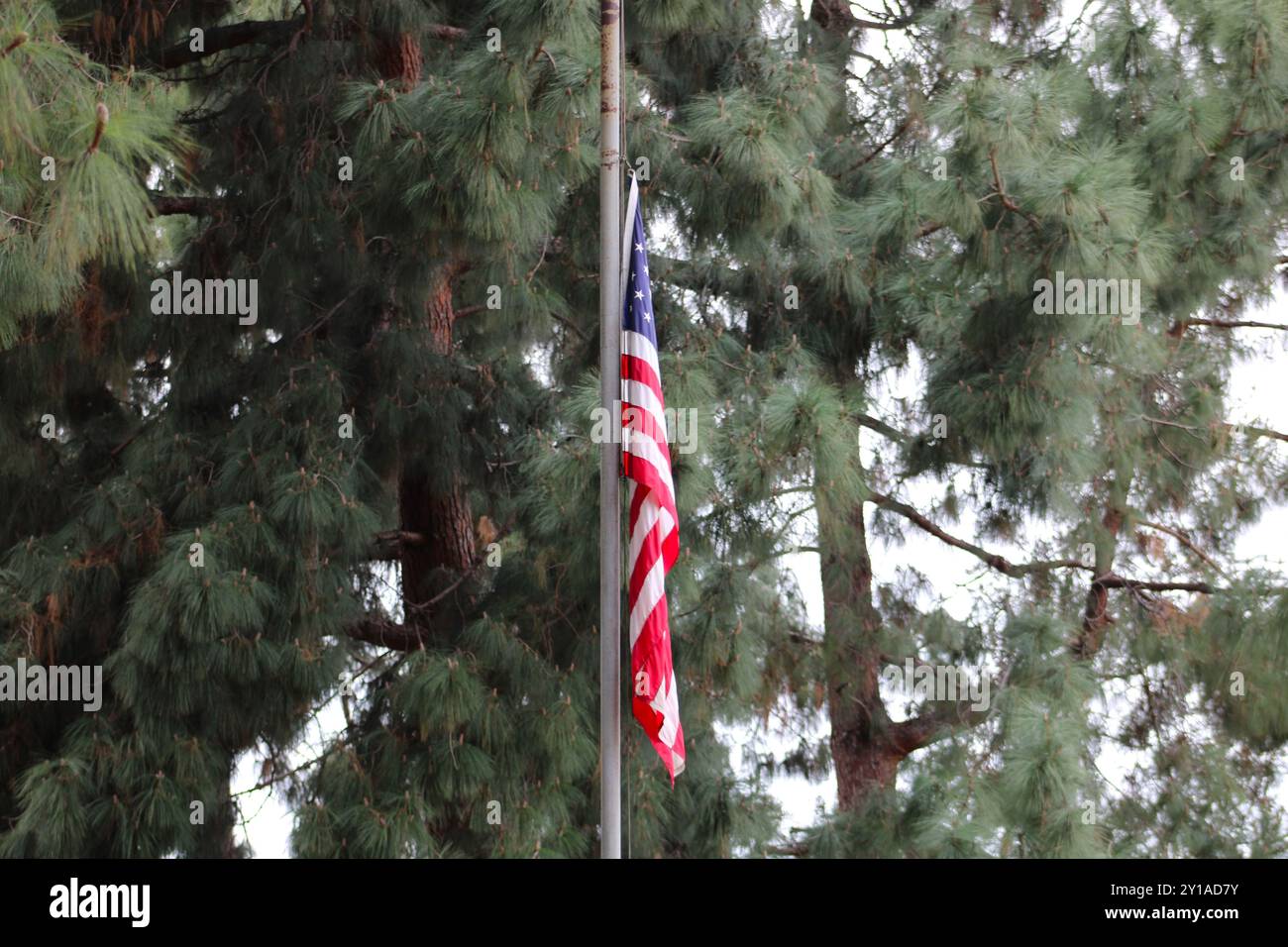 Limp flag hi-res stock photography and images - Alamy