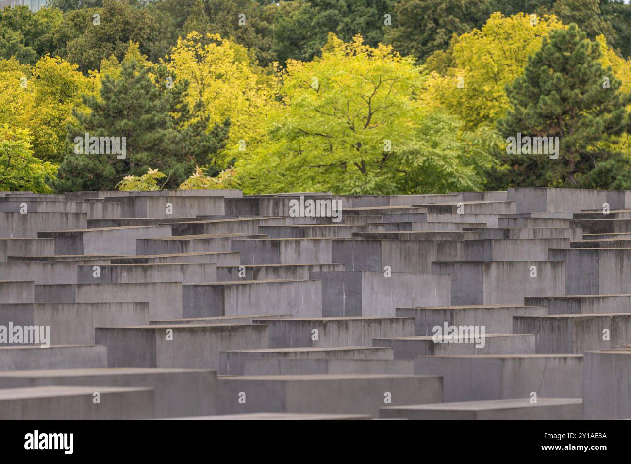 Memorial to the Murdered Jews of Europe, The Holocaust Memorial in ...